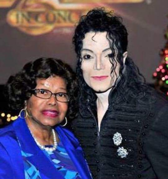WILLIAM HALL: MICHAEL JACKSON BEDENİMDE VE RUHUMDA YAŞIYOR – Vitrin.de